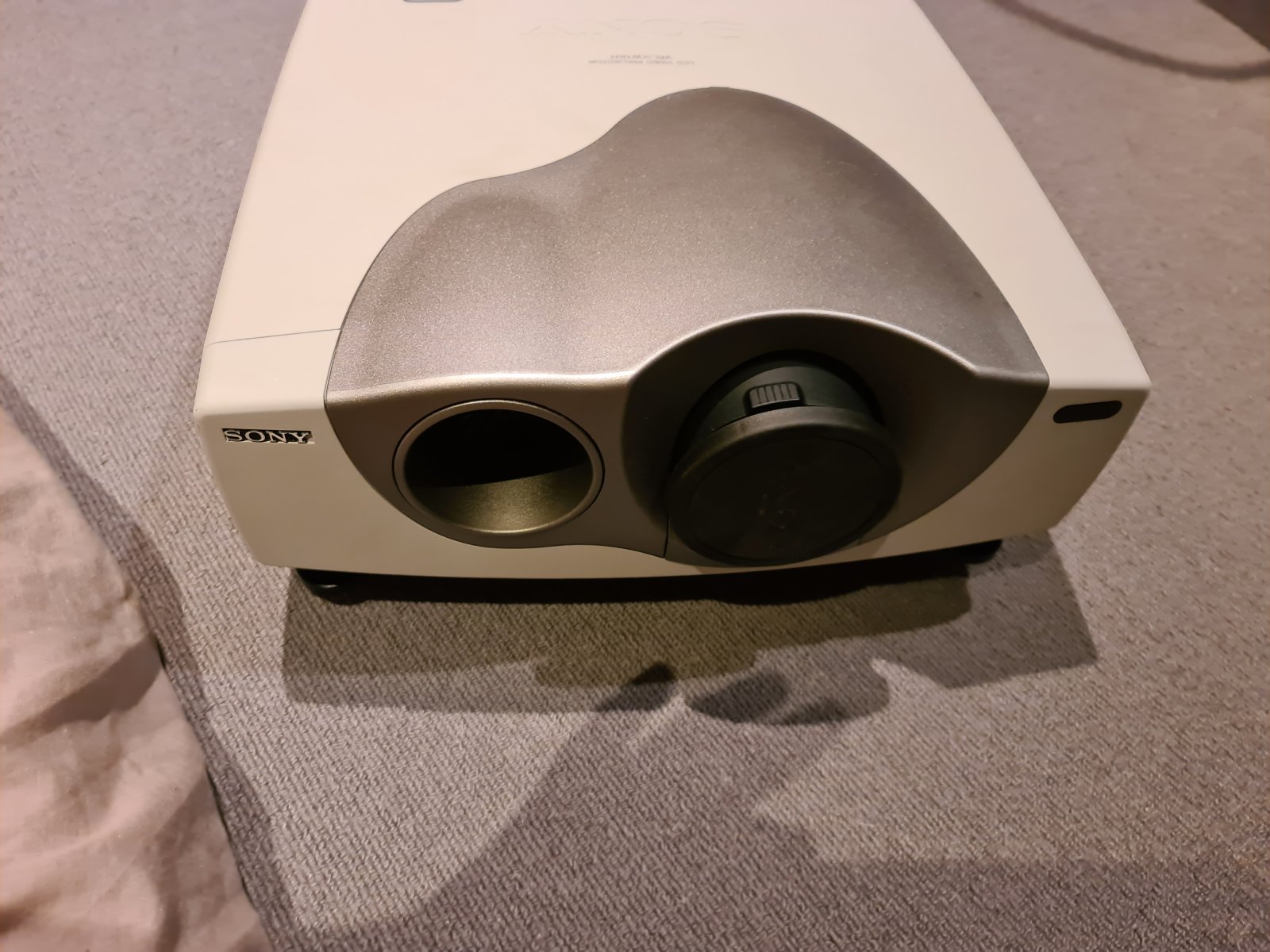 FS: Sony VPL-VW11HT - Hi-Fi and Cinema Cables & Accessories - StereoNET