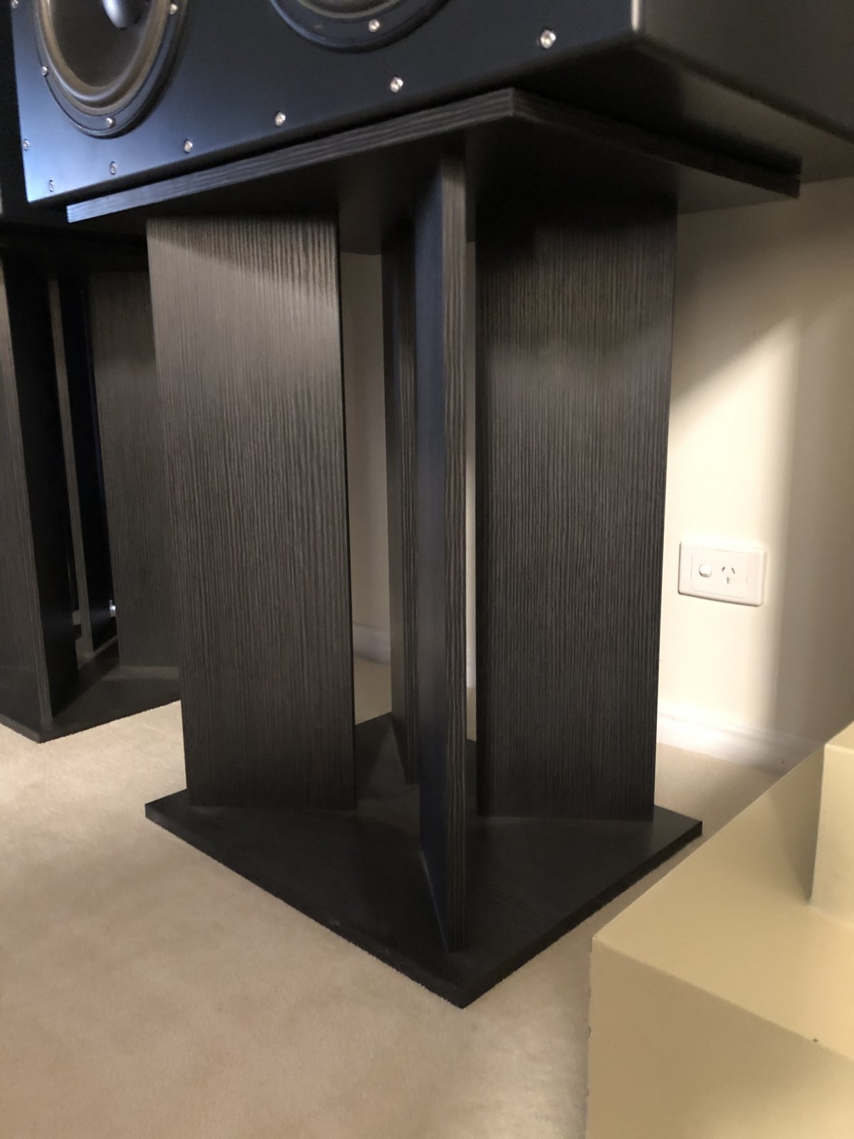 Dynaudio M3 monitors + arogysy 36” monitor stands - Stereo, Home Cinema ...