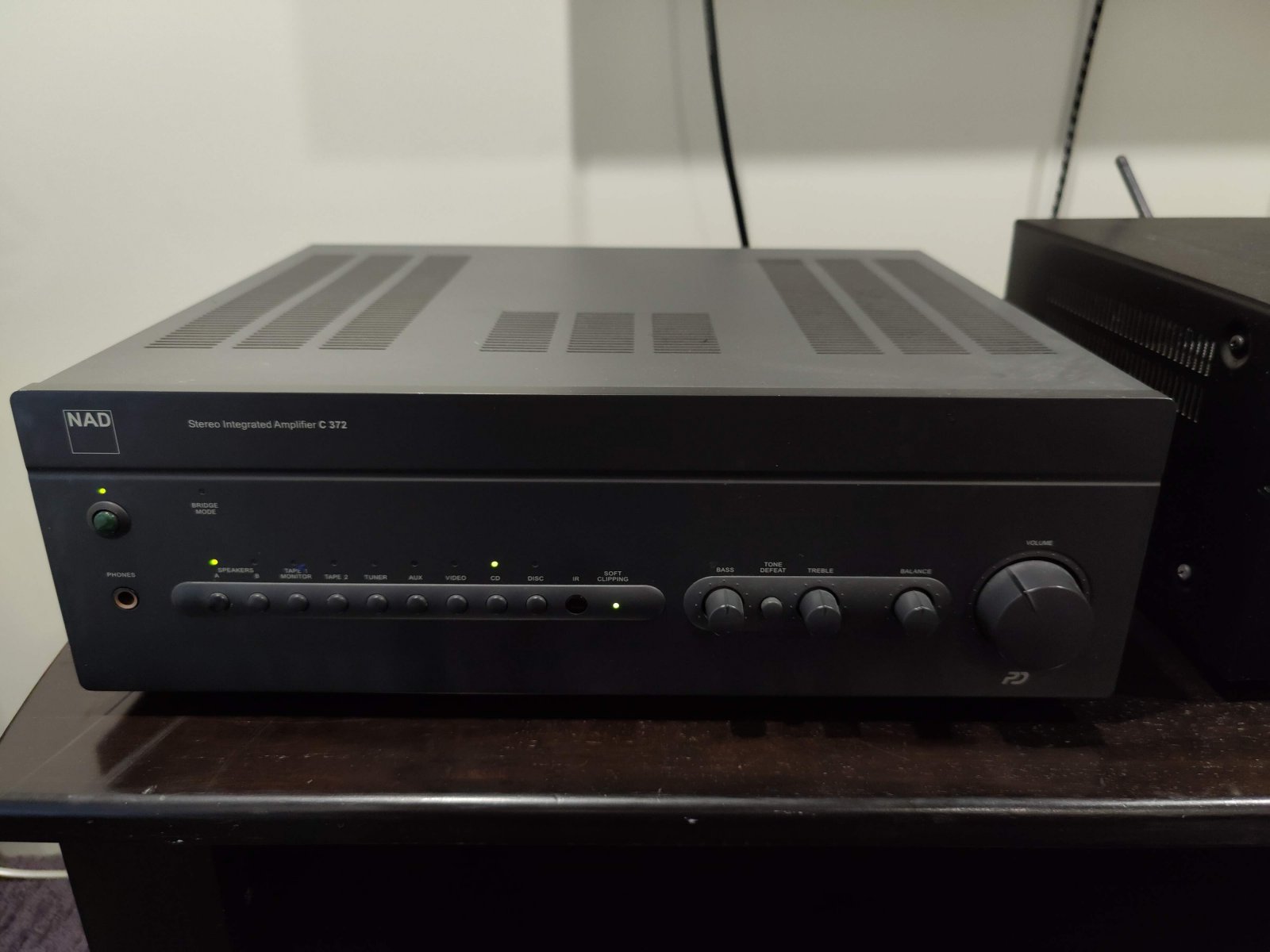 Bulk Lot NAD C372 Integrated Amplifier, B&W DM602 S2, Audio Monitor ...