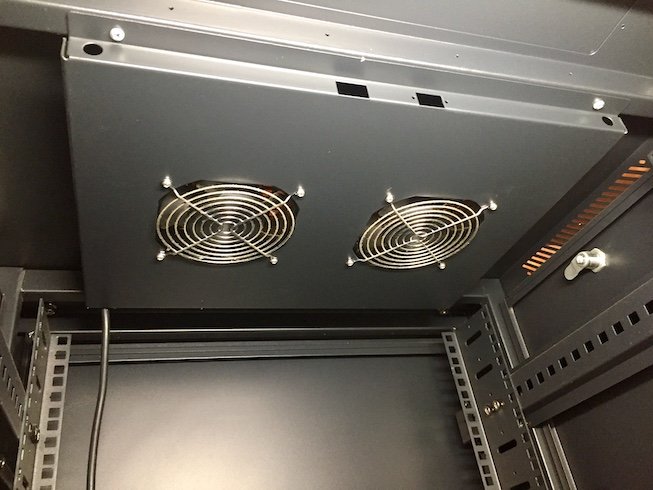 FS: Full-height 42RU 19-inch server rack for home theatre - Hi-Fi and ...