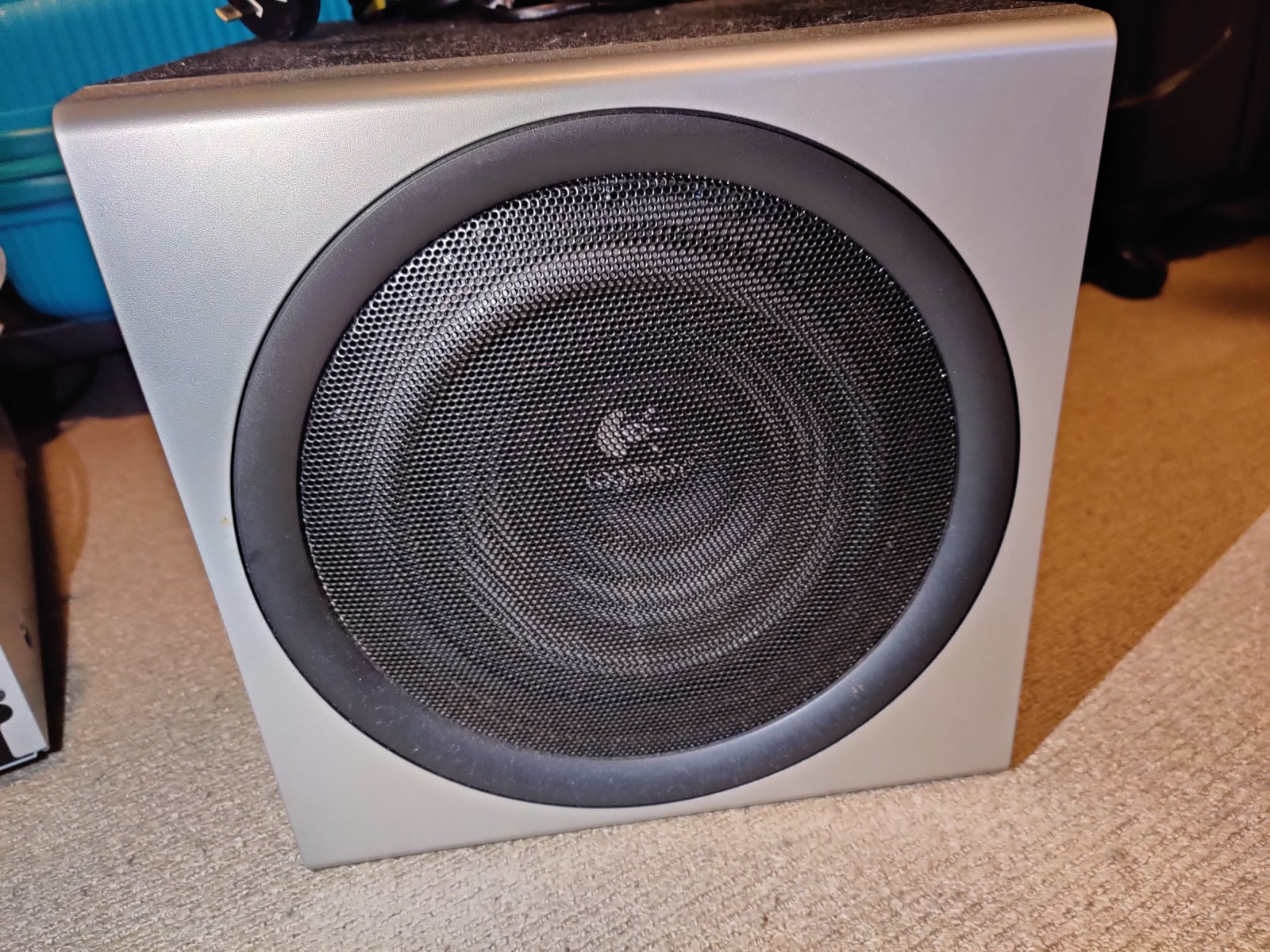 FS: Logitech Z-2300 THX 2.1 - Hi-Fi and Cinema Cables & Accessories ...