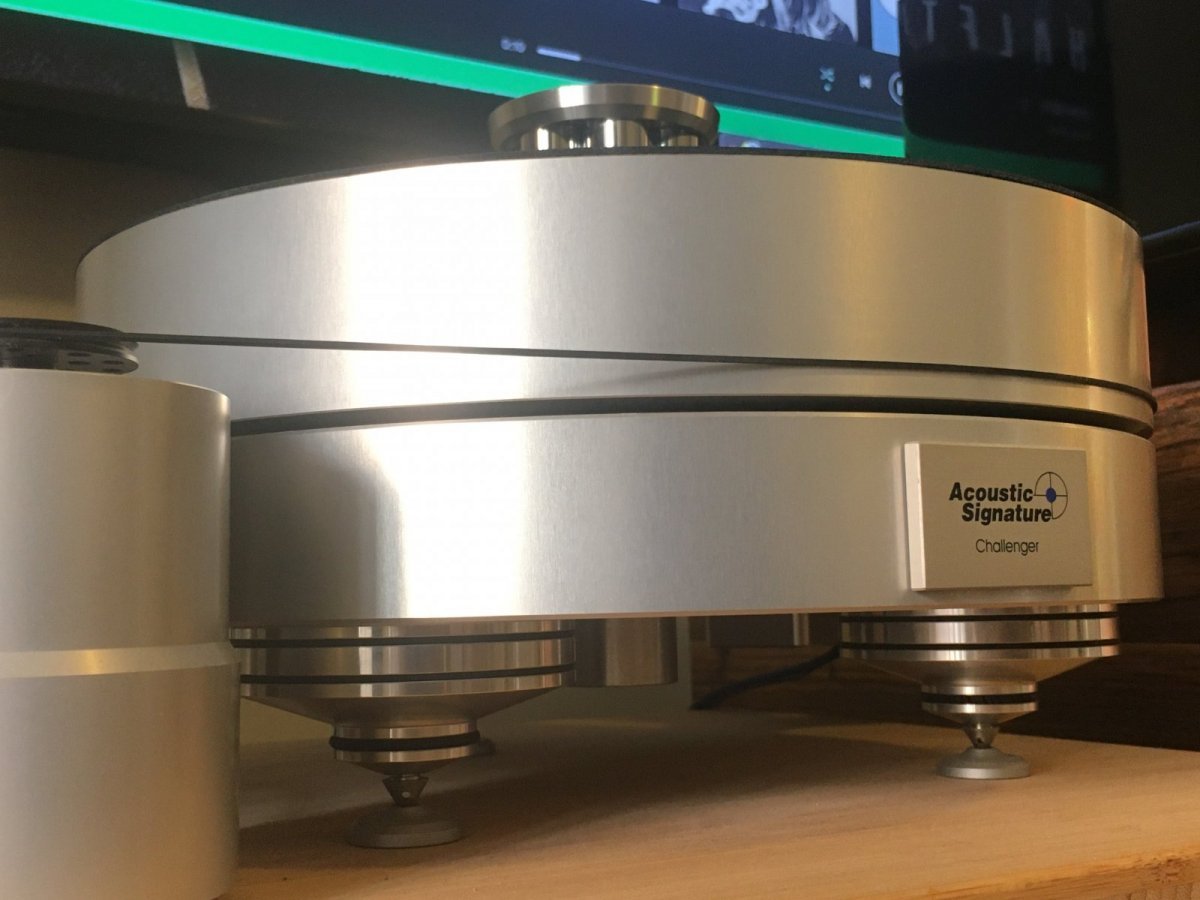 Acoustic Signature Challenger turntable, Arm, tube phono stage, cart and bits and pieces ...