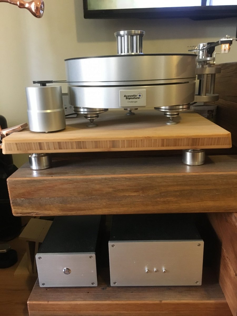 Acoustic Signature Challenger TT with arm, phono stage and accessories ...