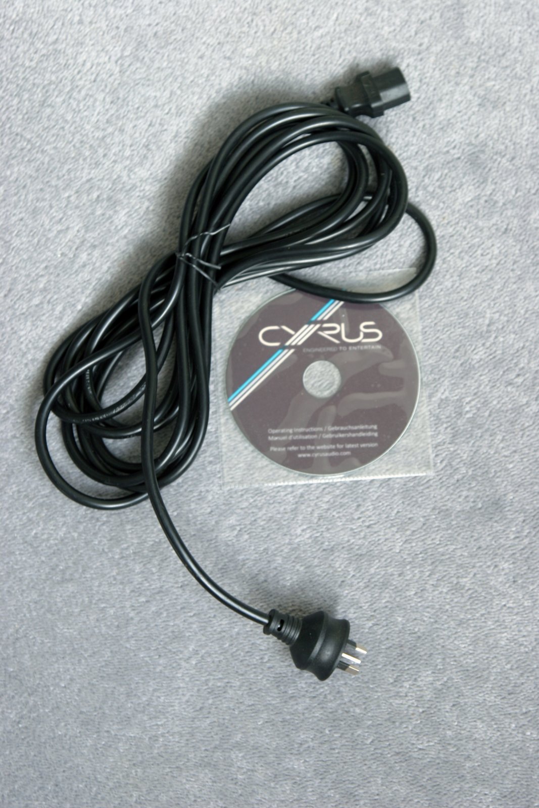 SOLD: FS: Cyrus 8 Power & Pre vs2 in Black (inc QED Speaker cables ...