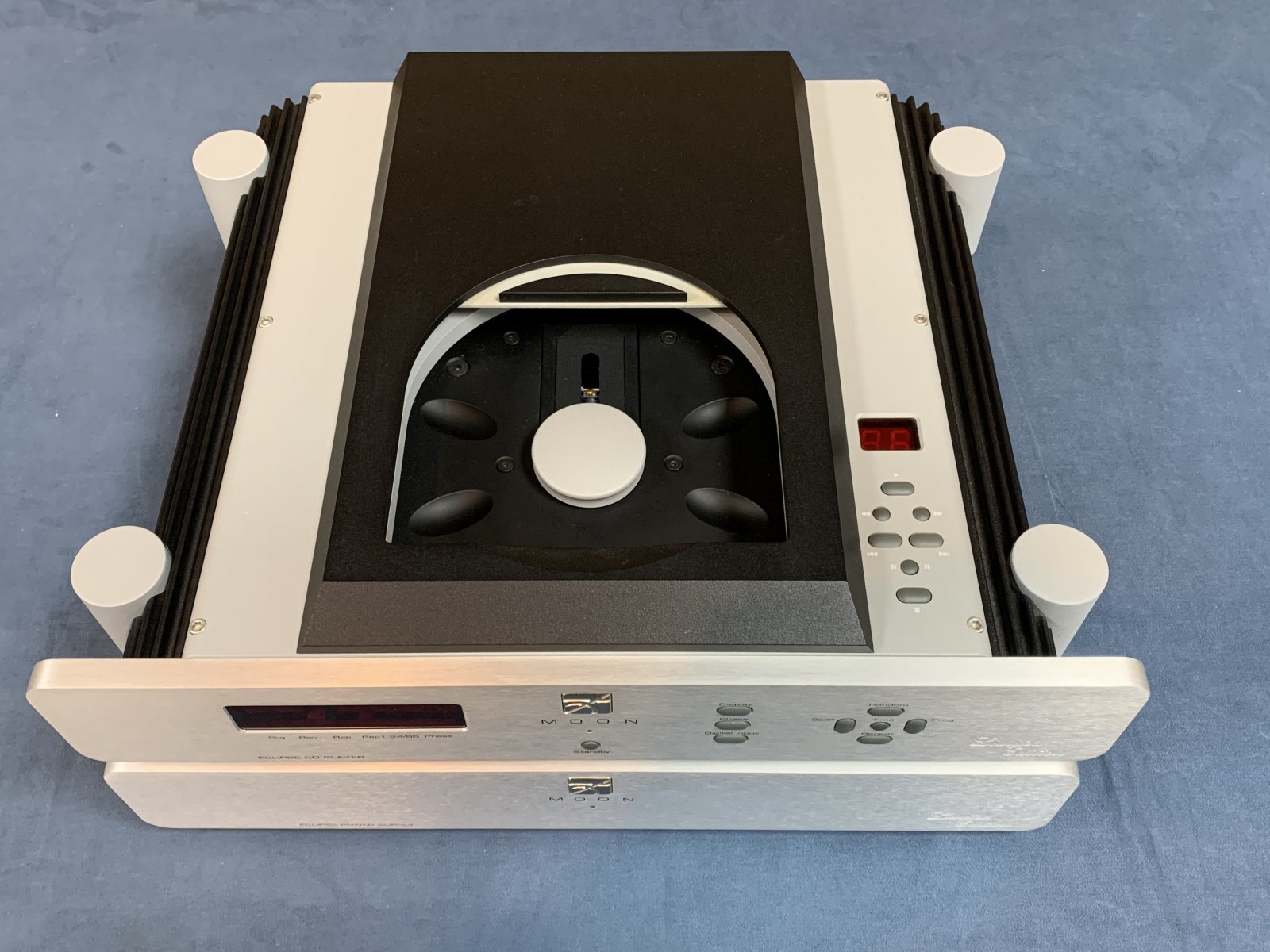 EOI: Simaudio Moon Eclipse Limited Edition CD Player/DAC - Stereo, Home ...