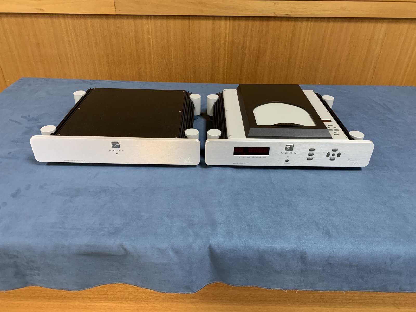 EOI: Simaudio Moon Eclipse Limited Edition CD Player/DAC - Stereo, Home ...