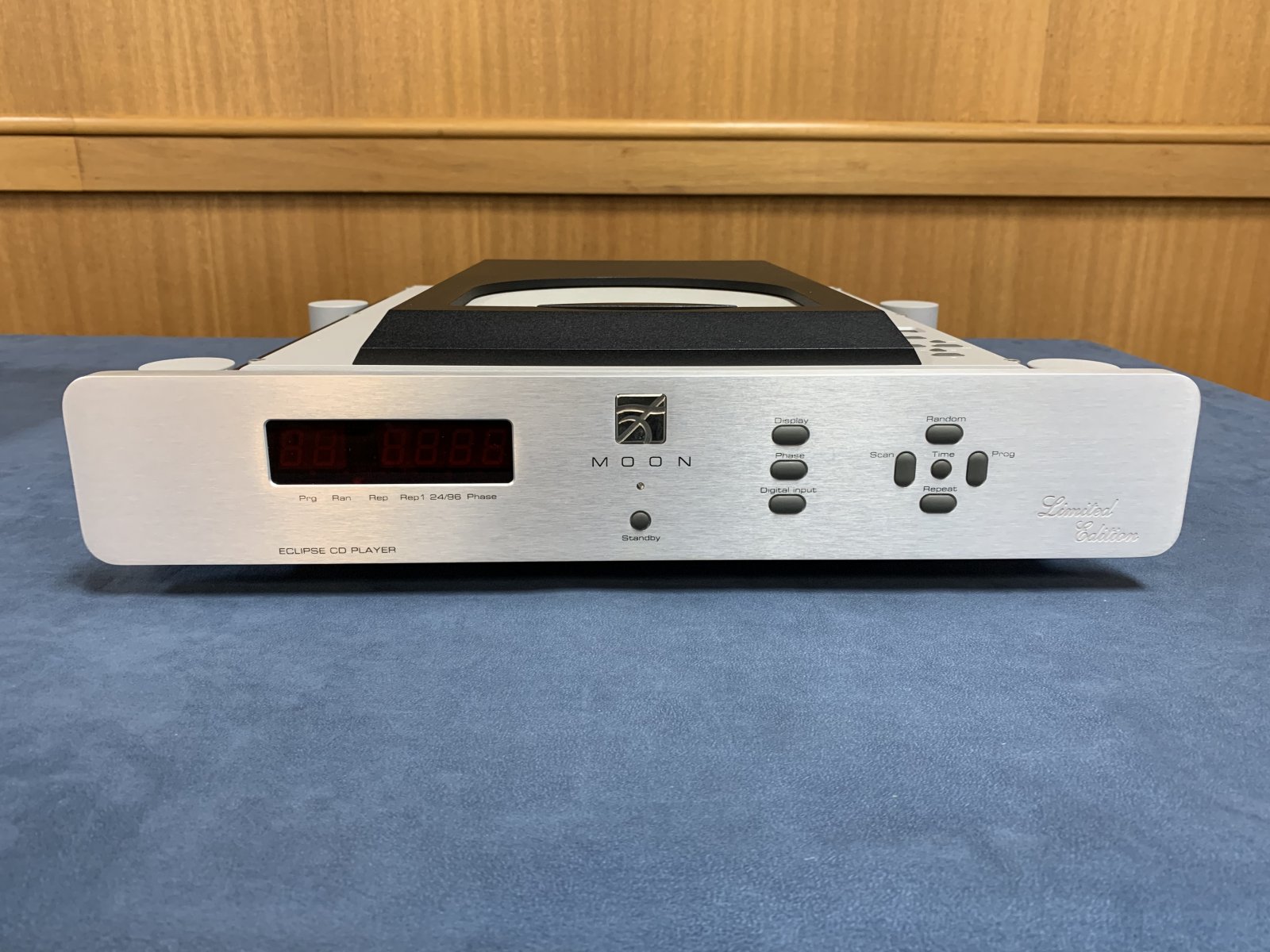 EOI: Simaudio Moon Eclipse Limited Edition CD Player/DAC - Stereo, Home ...