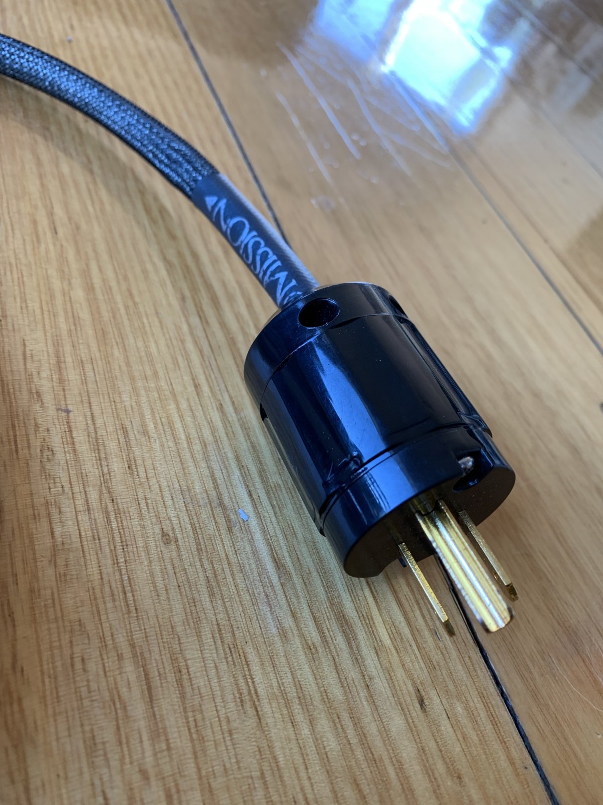 SOLD: Zu Audio Mission power cable With Oyaide IEC and US plugs 1.5 ...