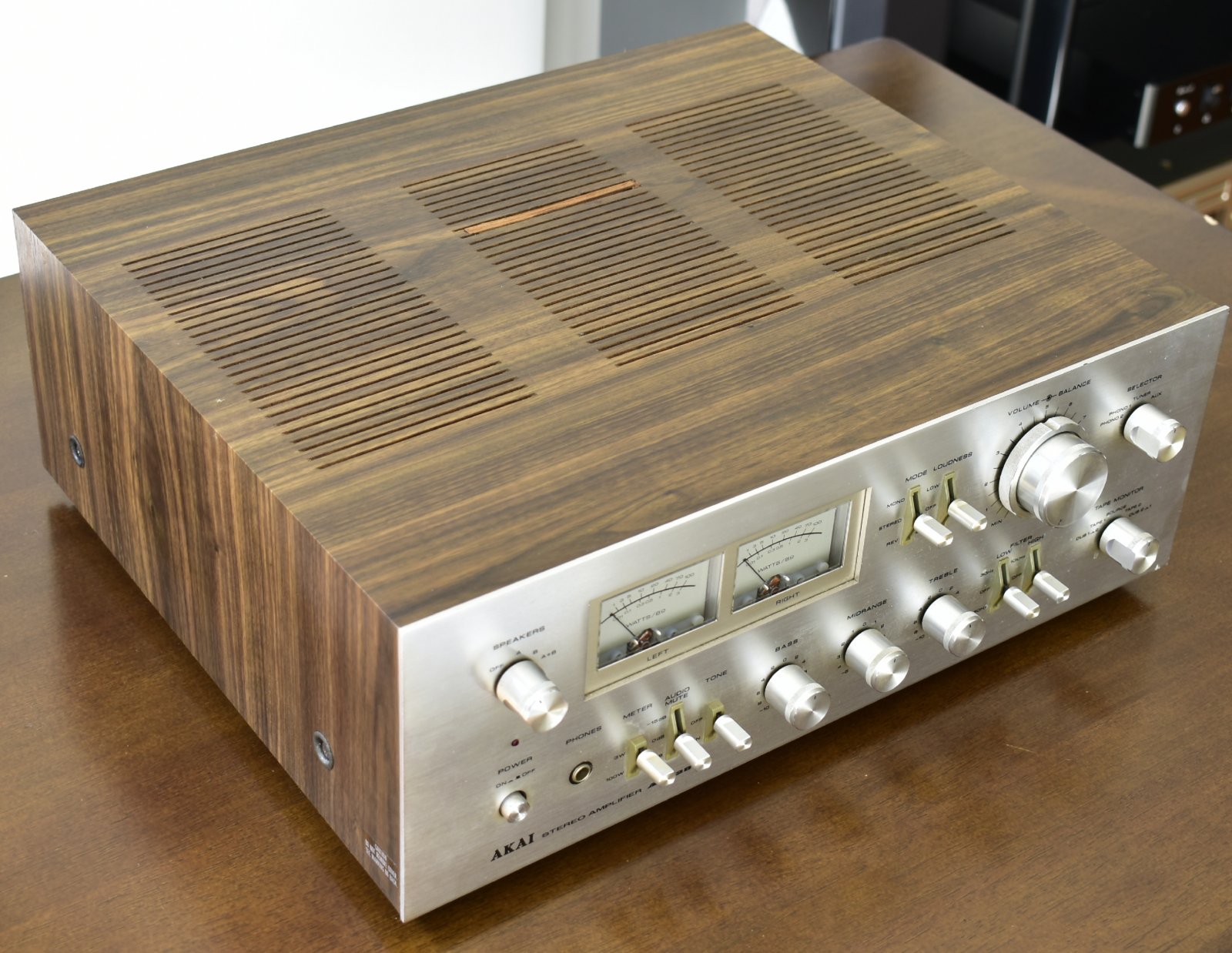 SOLD: FS: AKAI AM 2800 VINTAGE Amplifier RARE! Free postage - Stereo ...