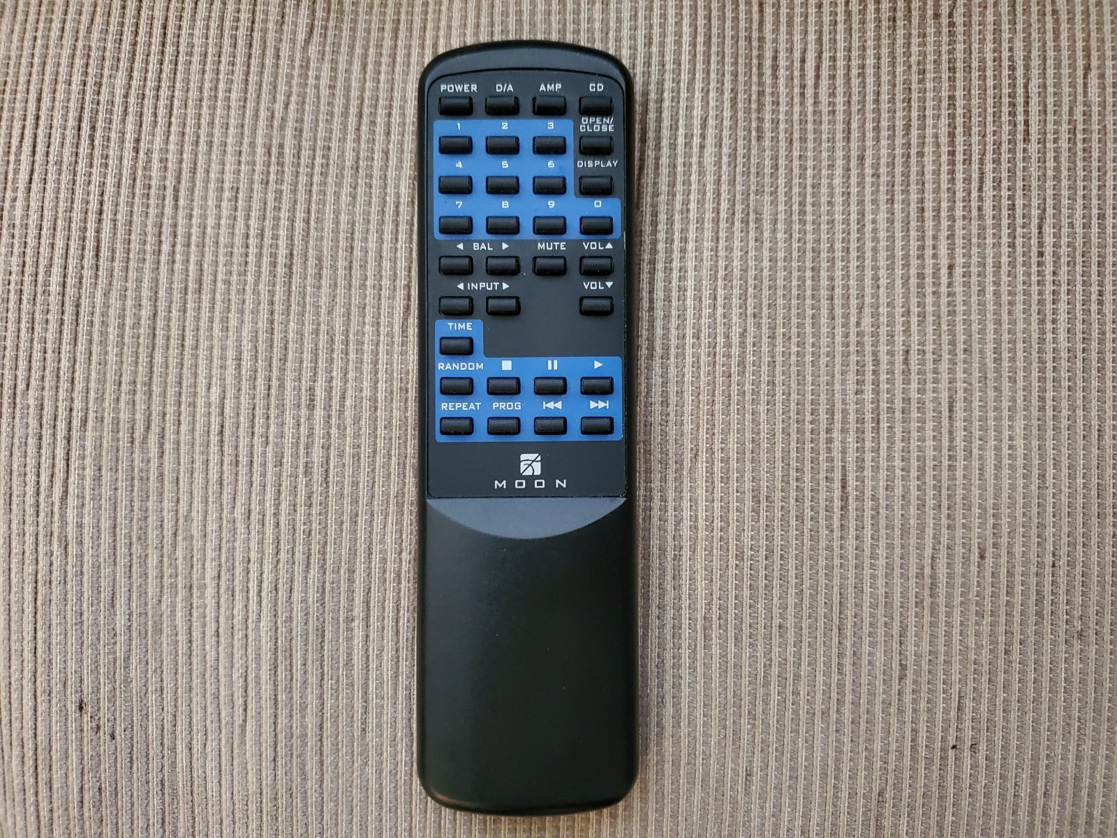 FS: Simaudio Moon 220i Integrated Amplifier - Stereo, Home Cinema ...