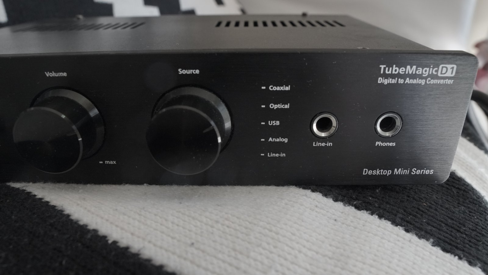SOLD: Maverick Audio D1 Preamp Tube Dac |﻿ Stereo, Home Cinema ...