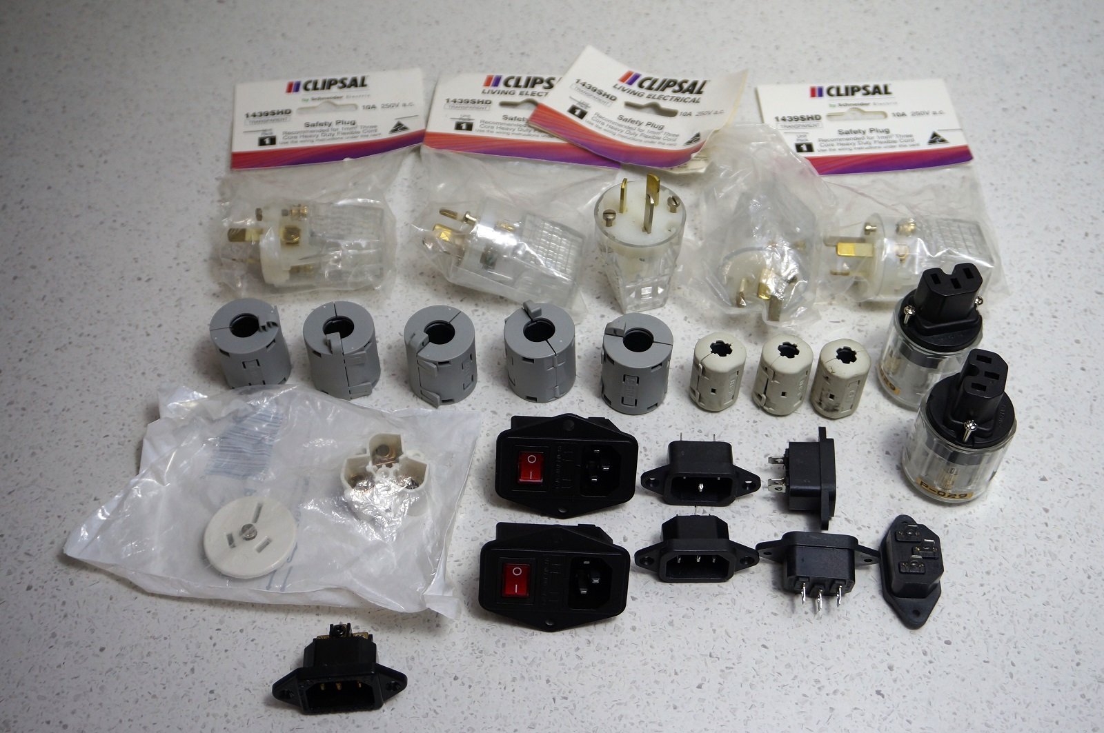 SOLD: FS: Bulk lot- Clipsal 1439SHD mains plugs, IEC's, ferrite rings ...
