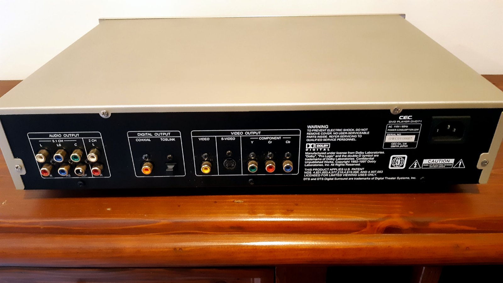 CEC DVD71 Audiophile DVD & CD player rare like new in box!! - Hi-Fi and ...