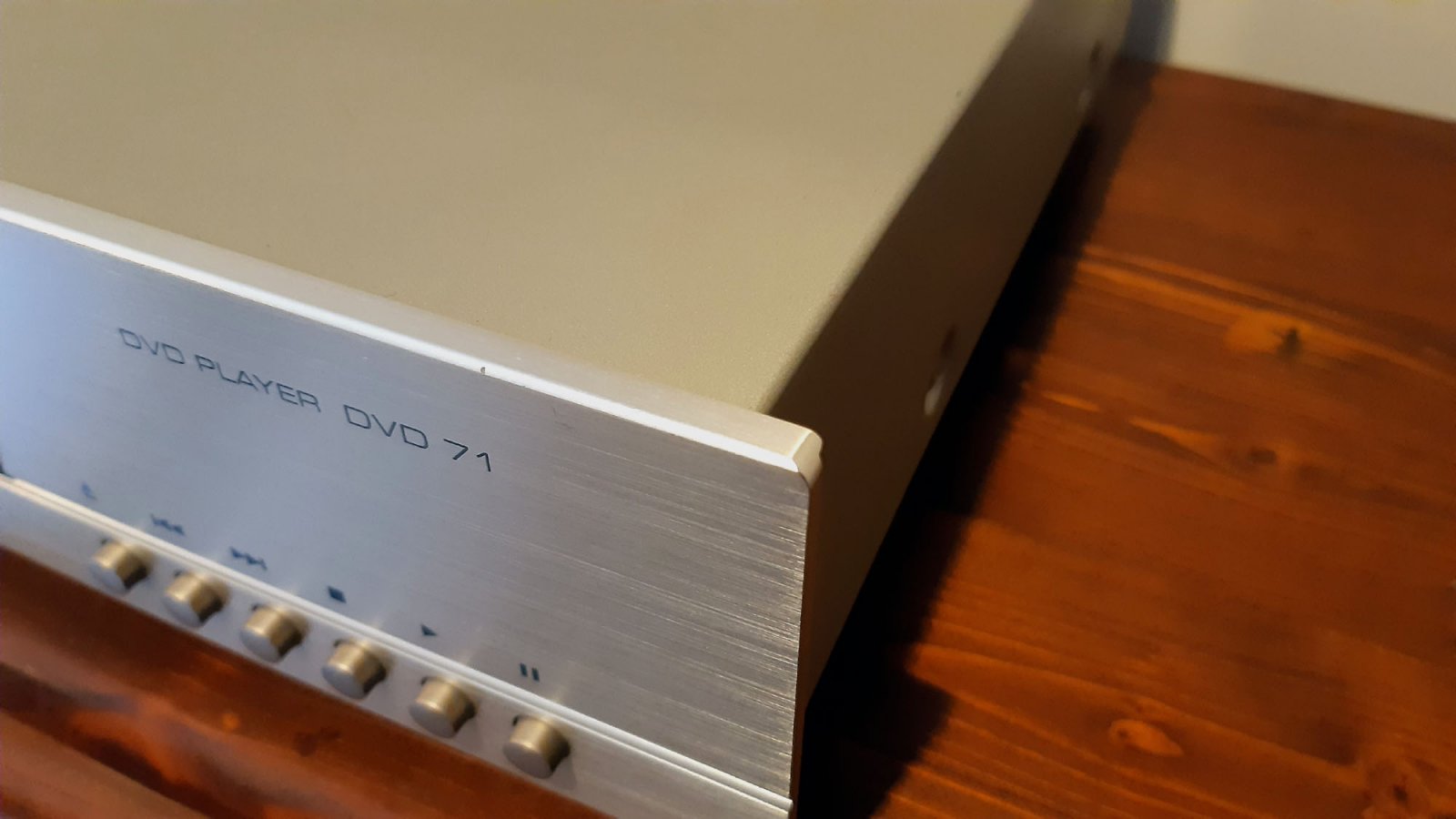 CEC DVD71 Audiophile DVD & CD player rare like new in box!! - Hi-Fi and ...