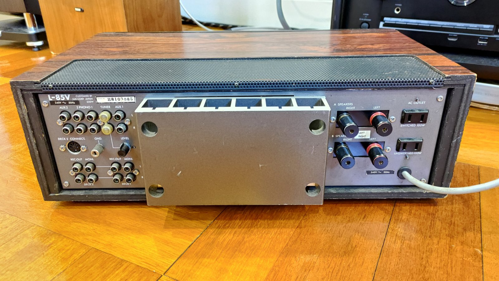 FS: Vintage Luxman L-85V Solid State Integrated Amplifier - Stereo ...