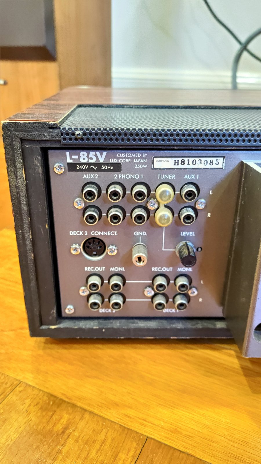 FS: Vintage Luxman L-85V Solid State Integrated Amplifier - Stereo ...