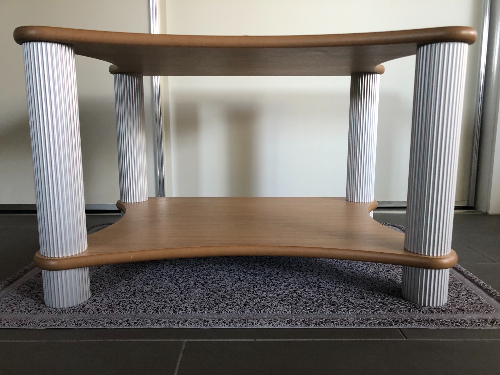 FS: Solidtech Radius Solo 2 hifi rack - Hi-Fi and Cinema Cables & Accessories - StereoNET