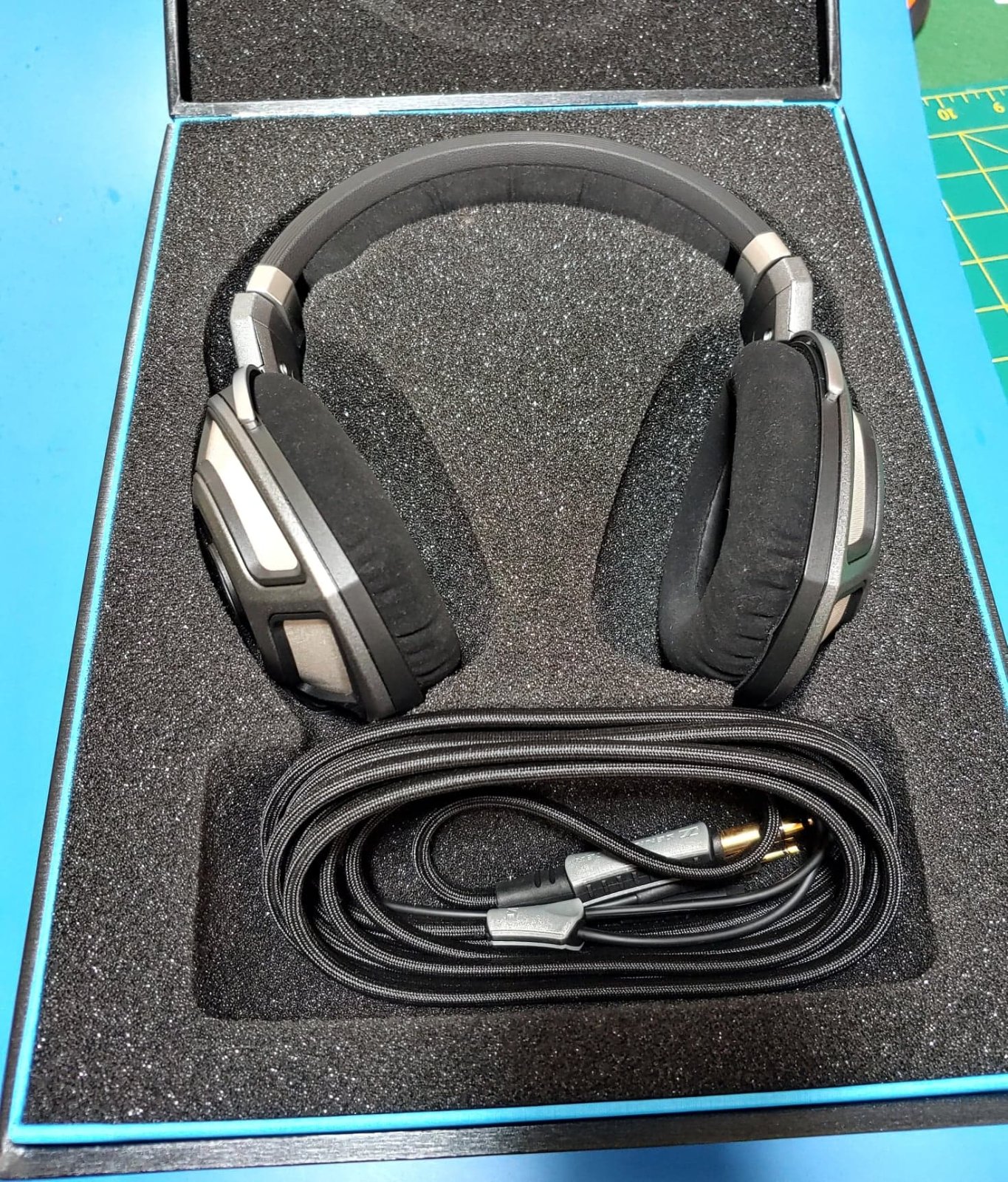 FS: Sennheiser HD 700 - Stereo, Home Cinema, Headphones Components ...