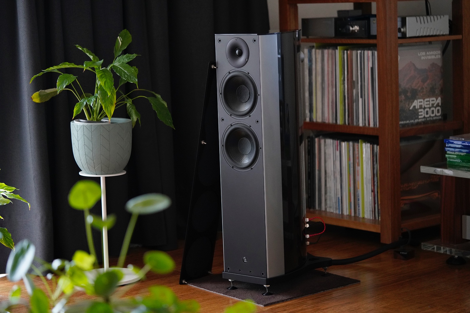 Wilson Benesch Vector Floorstanding Speakers - Stereo, Home Cinema ...