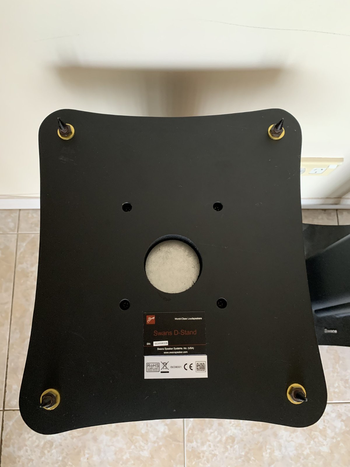 SOLD: FS: Swan D-Stand for Bookshelves Speaker |﻿ Hi-Fi and Cinema ...