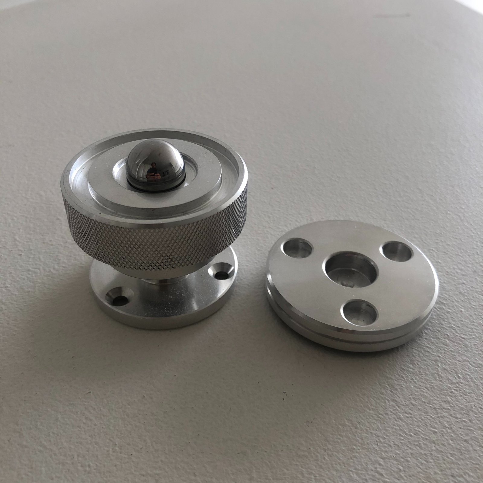 FS: Stereo Isolation Feet - Set of 4 - Hi-Fi and Cinema Cables ...