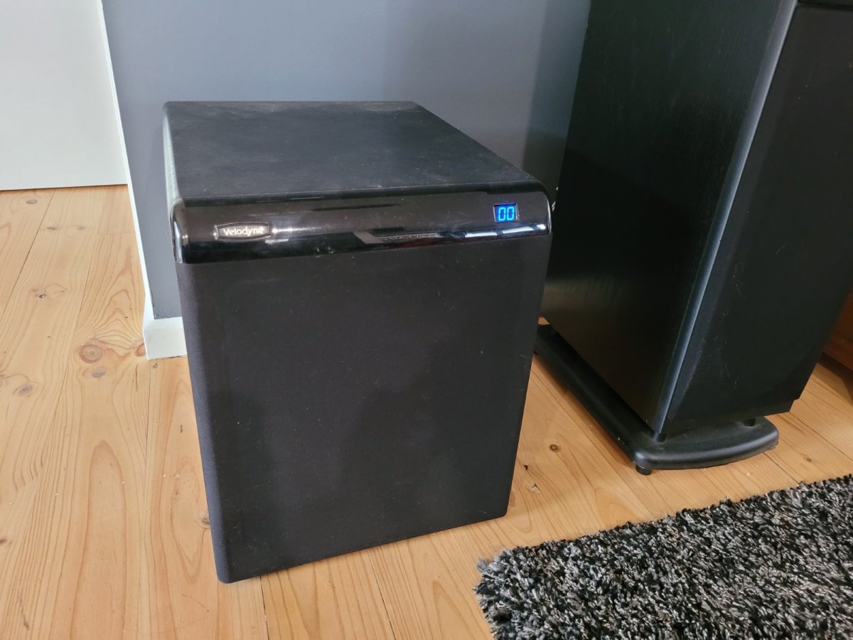 SOLD: Velodyne CHT-12QR 12" Active Sub with Remote (MEL) - Stereo, Home ...