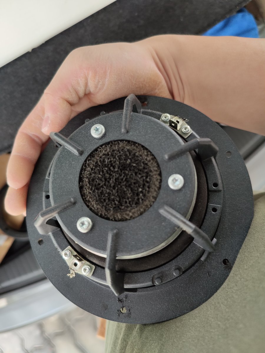 SOLD: FS: dynaudio esotec 242 - Stereo, Home Cinema, Headphones Components - StereoNET