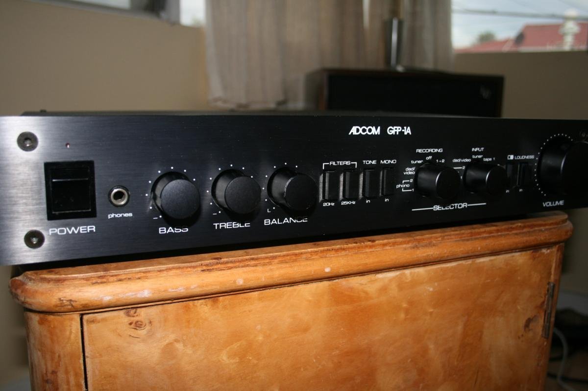 ADCOM GFP-1A PRE AMPLIFIER - Stereo, Home Cinema, Headphones Components ...