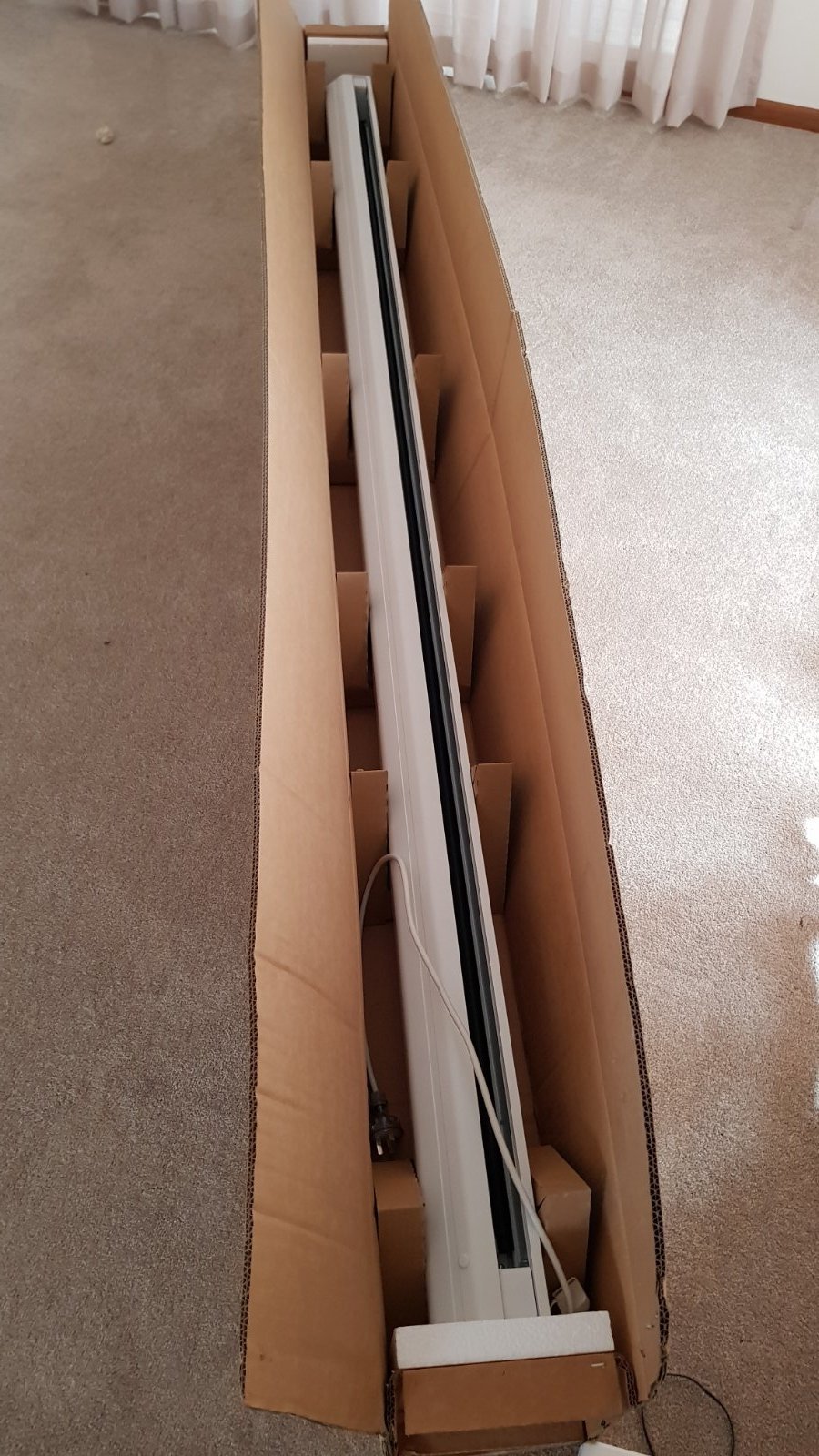 FS: Screen Technics Viewmaster 110 inch 16:9 drop down motorised ...