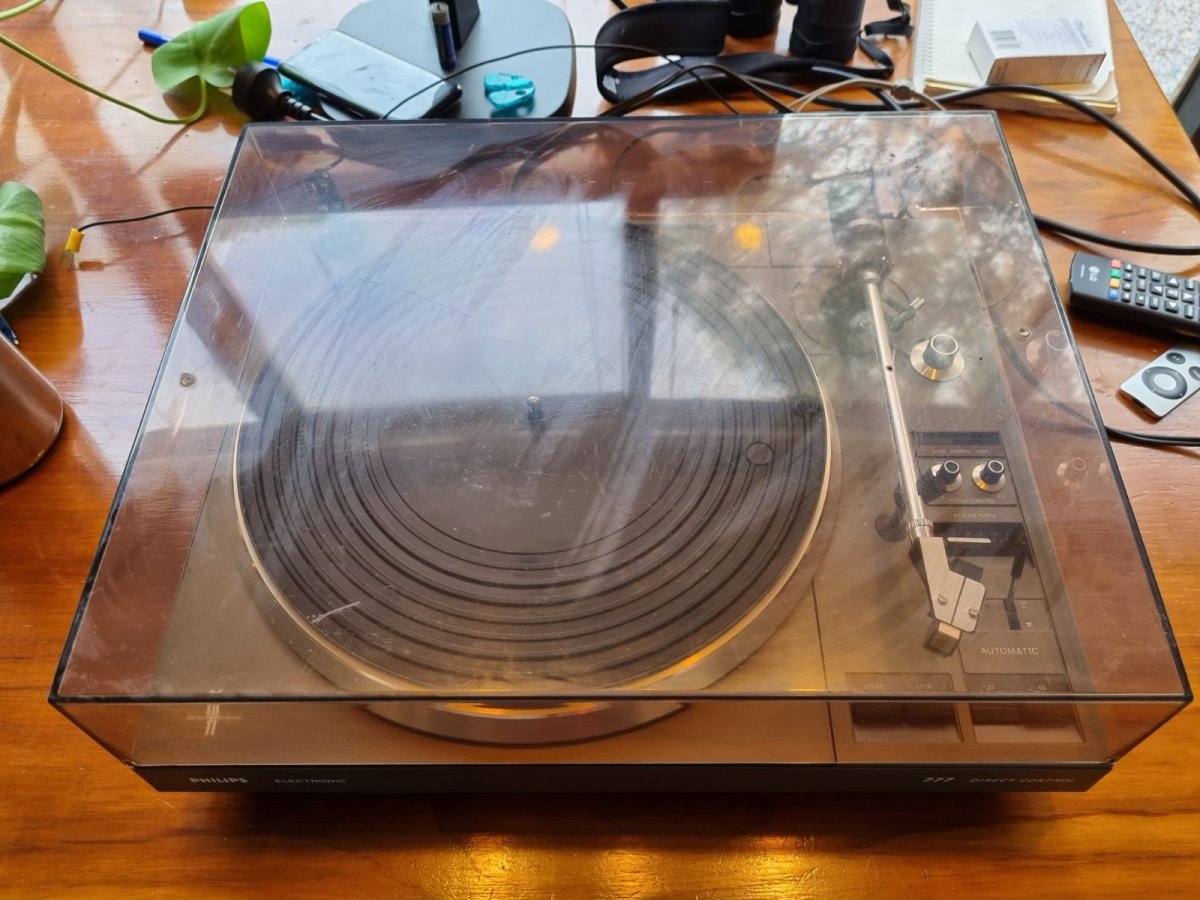 Phillips 777 Turntable - Turntables, Record Players & Vinyl - StereoNET