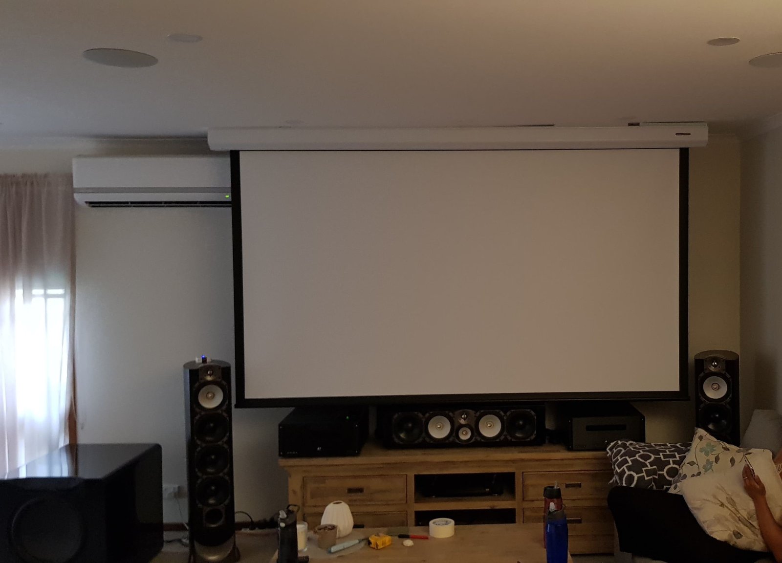 FS: Screen Technics Viewmaster 110 inch 16:9 drop down motorised ...