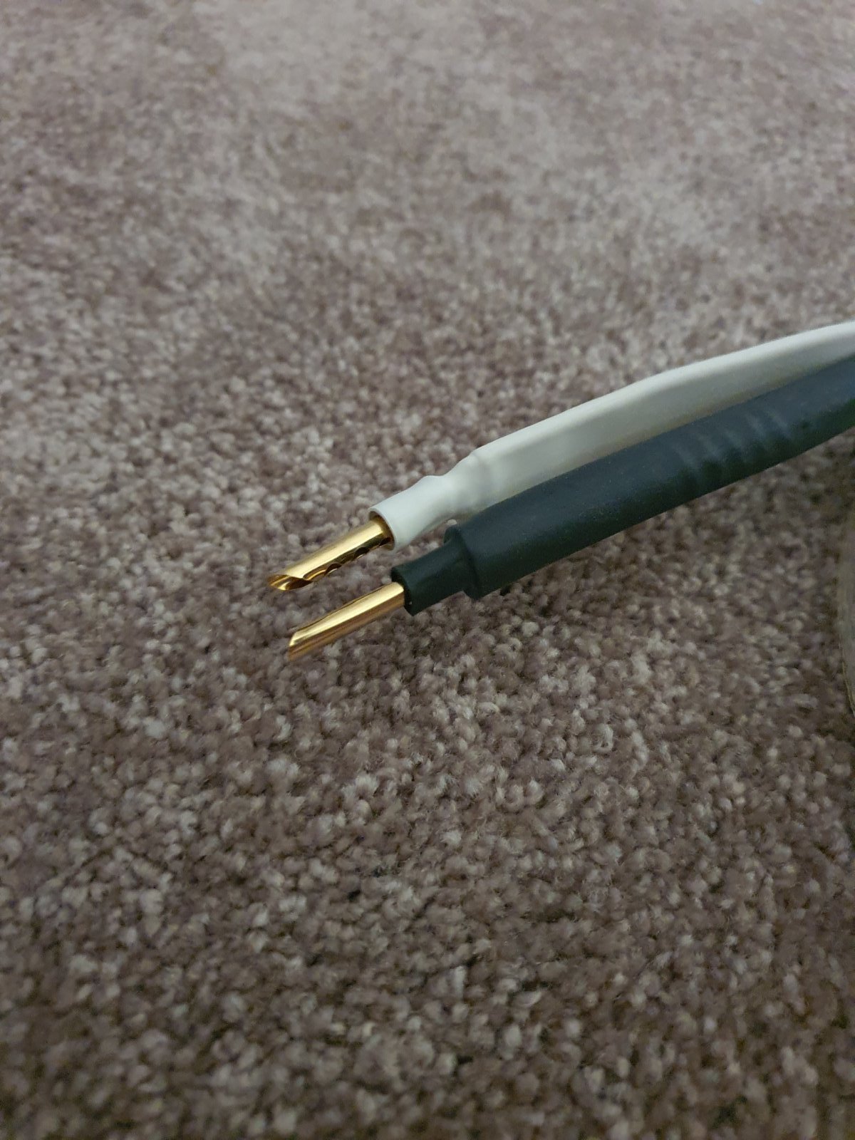 FS: Analysis Plus Big Silver Oval Speaker Cables - 1.2m Pair - Banana ...