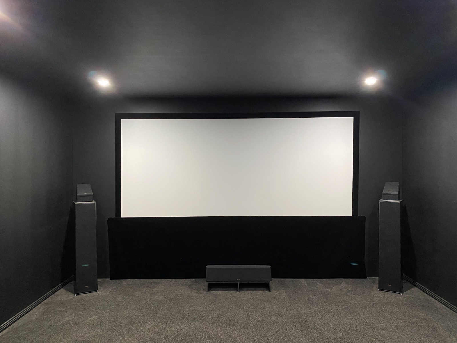 Does anywhere make motorized masking. - Televisions, Projectors ...