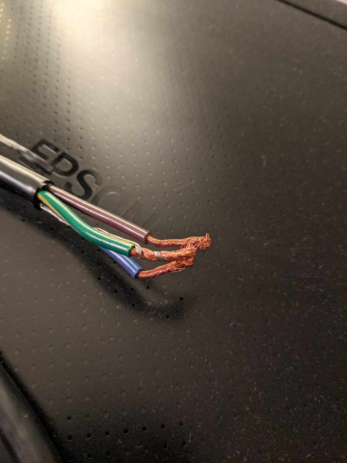 DC blocker and the $6 adaptor - Power, Cables & Electronics - StereoNET