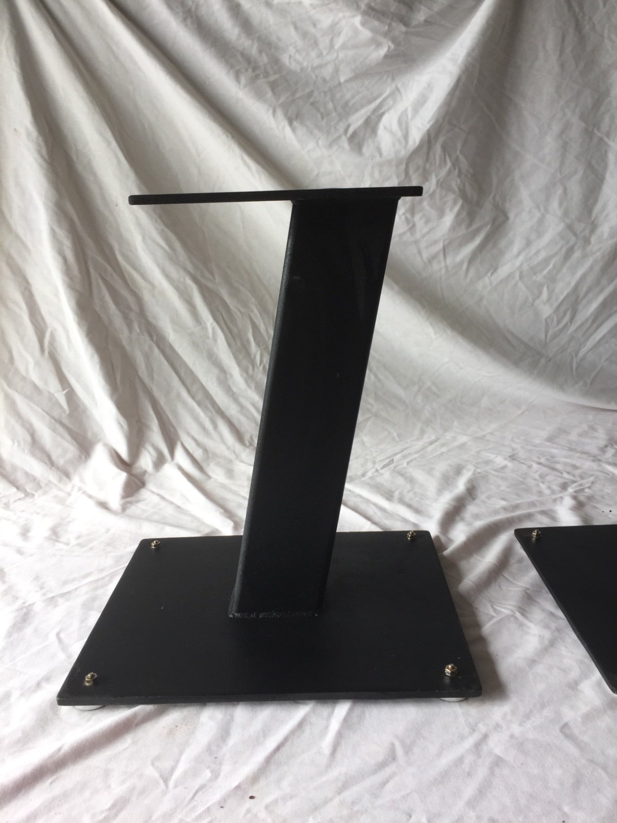 Speaker stands - Hi-Fi and Cinema Cables & Accessories - StereoNET