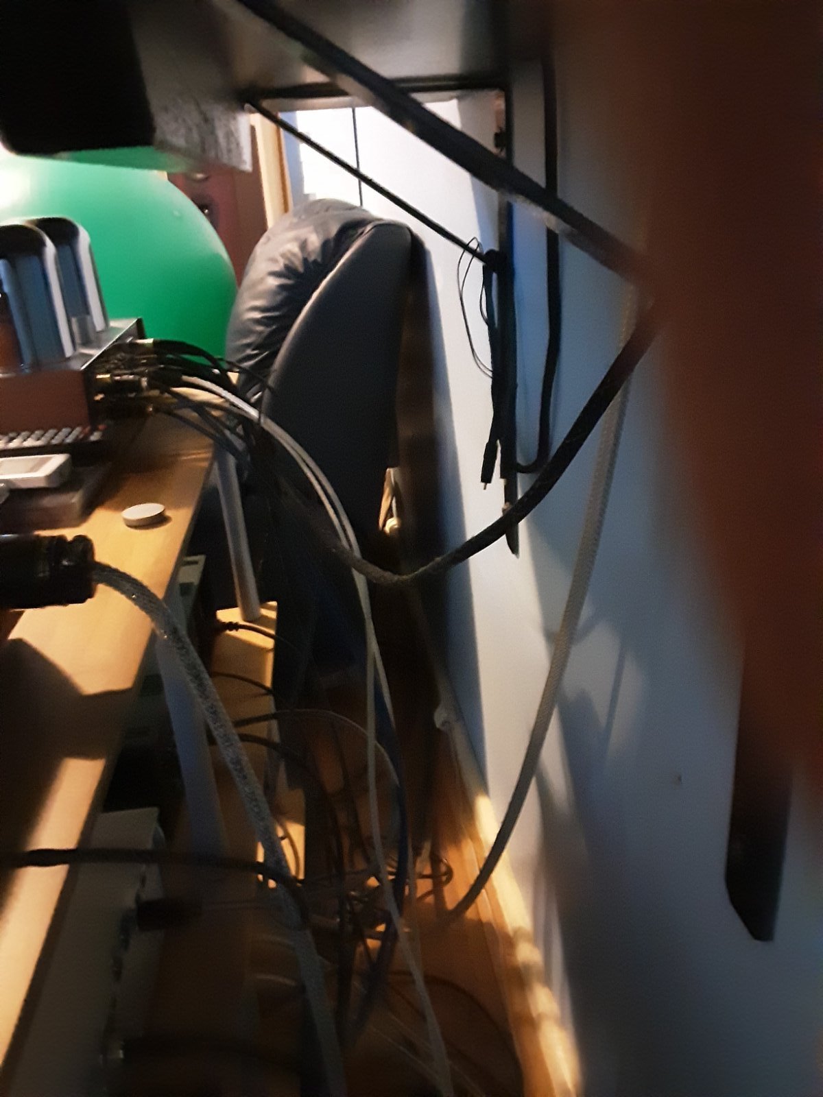 How to eliminate hum from componants and speakers - General Hi-Fi ...