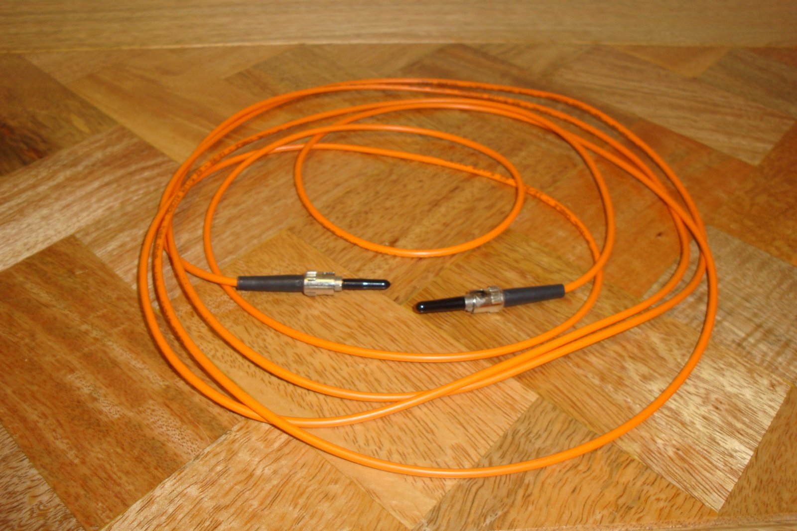 FS: 3.2 M SIECOR GLASS OPTICAL CABLE - Hi-Fi and Cinema Cables ...