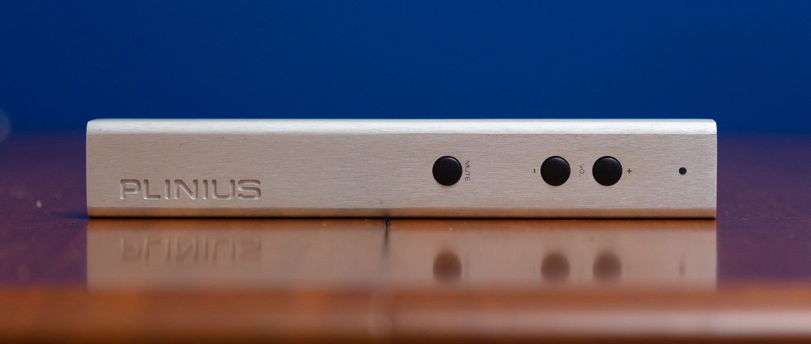 FS: PLINIUS 9200 integrated amplifier - late model with phono & XLR ...