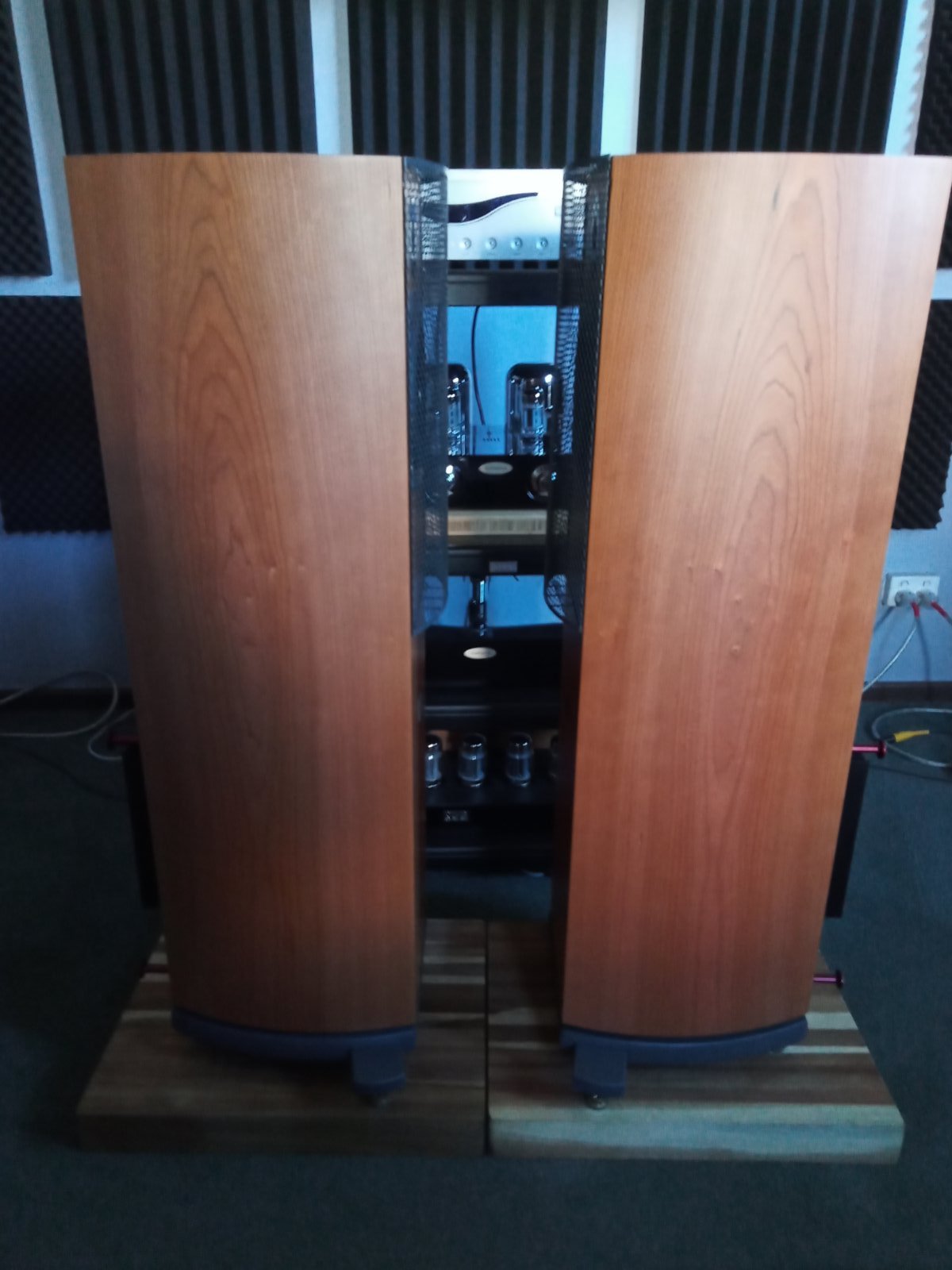 FS: ATC SCM19A Active Loudspeakers - Stereo, Home Cinema, Headphones ...