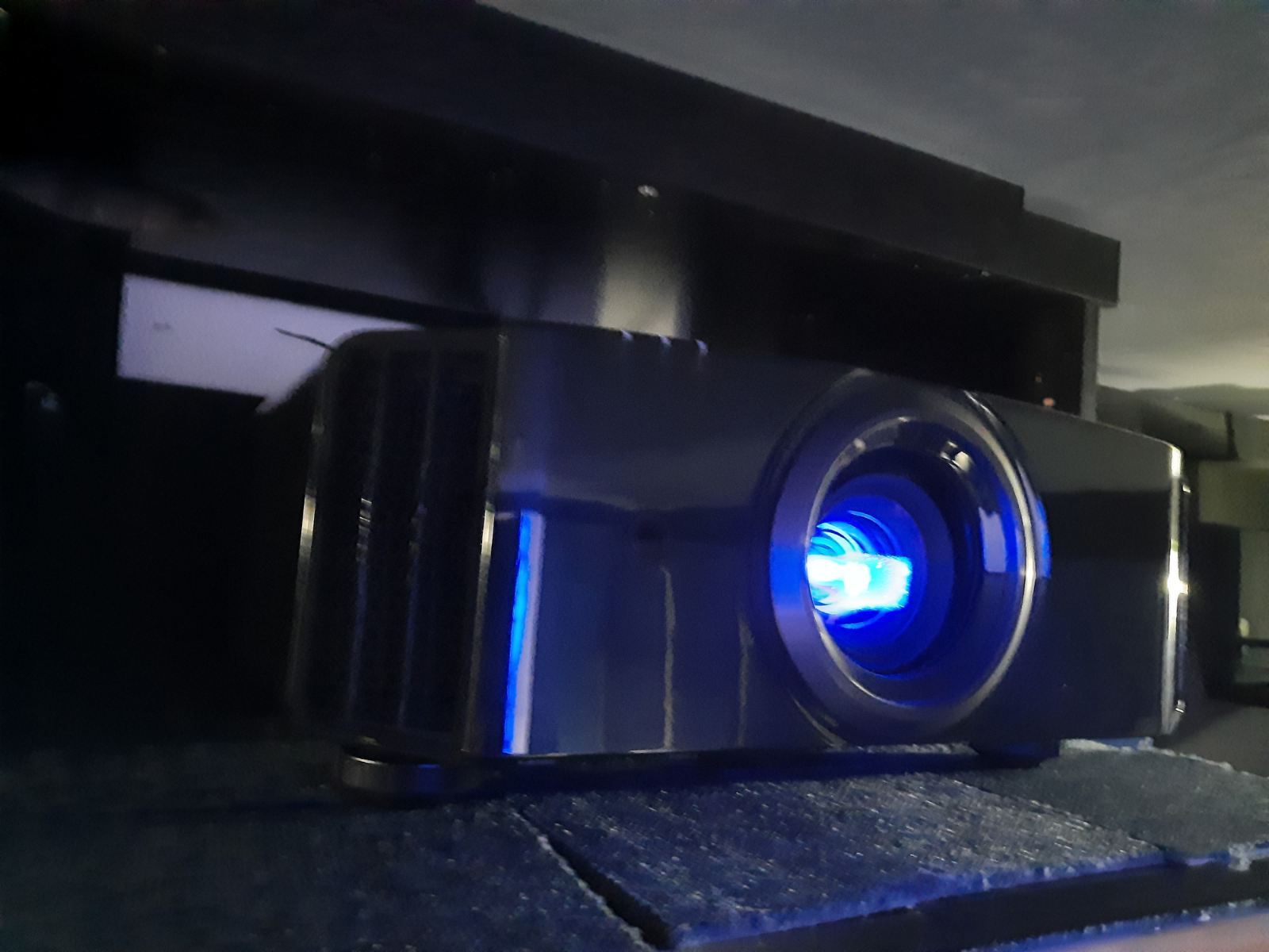 FS: JVC X3 Projector - Stereo, Home Cinema, Headphones Components ...