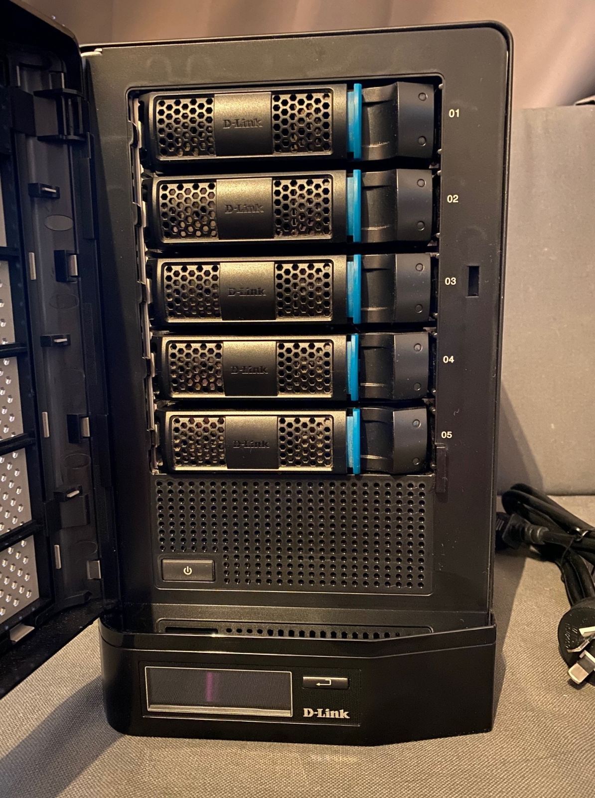 FS: D-Link ShareCenter Pro 1200 5-Bay NAS with 5X 240GB Kingston SSDs ...