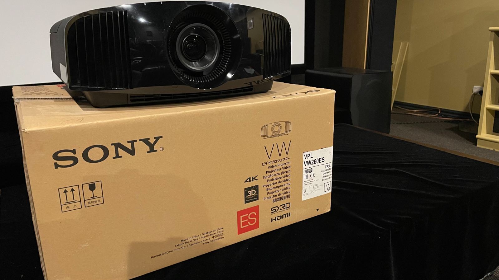 FS: Sony VW260ES True 4K Projector - Stereo, Home Cinema, Headphones Components - StereoNET