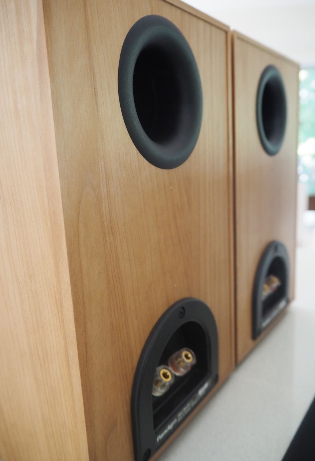 Paradigm Monitor Atoms v5 - Stereo, Home Cinema, Headphones Components ...