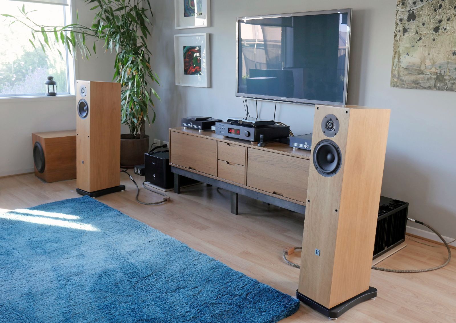 HULGICHAUDIO Serenade Floorstander_ Ex Demo - Commercial Classifieds - StereoNET