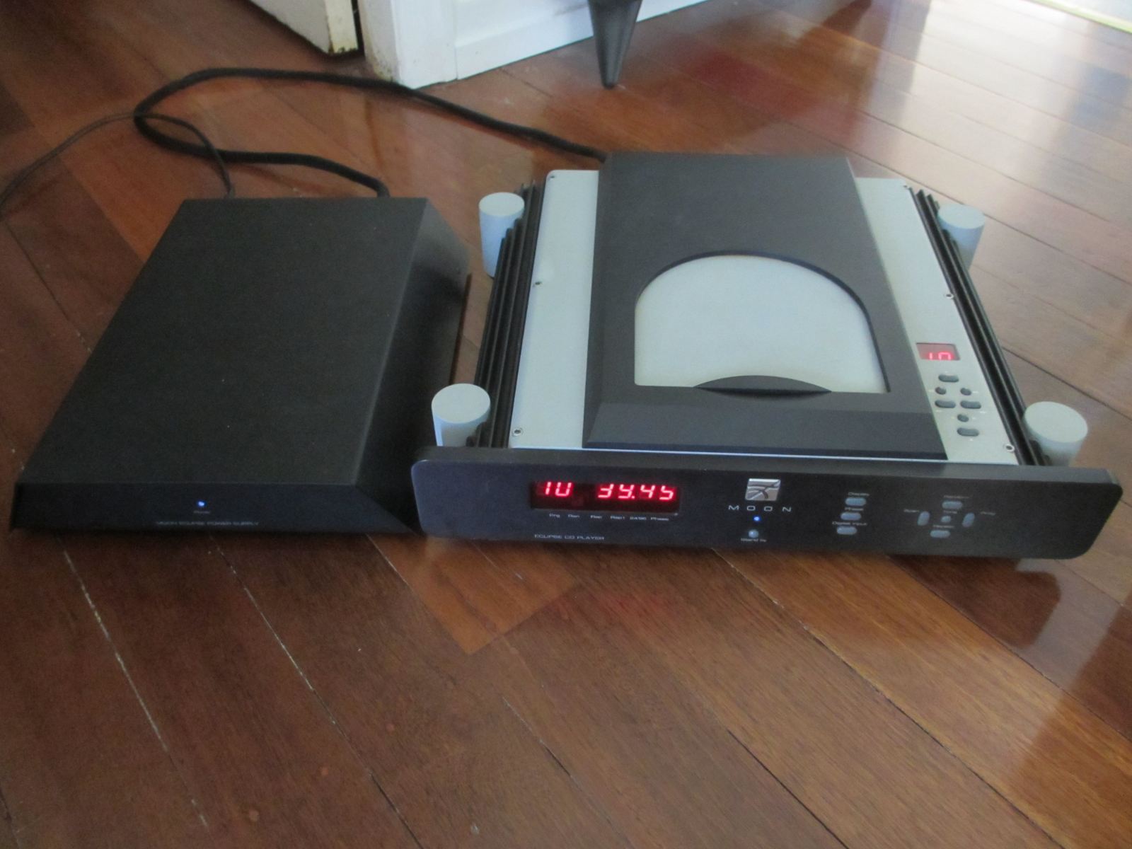 SimAudio Moon Eclipse CD player - Stereo, Home Cinema, Headphones ...