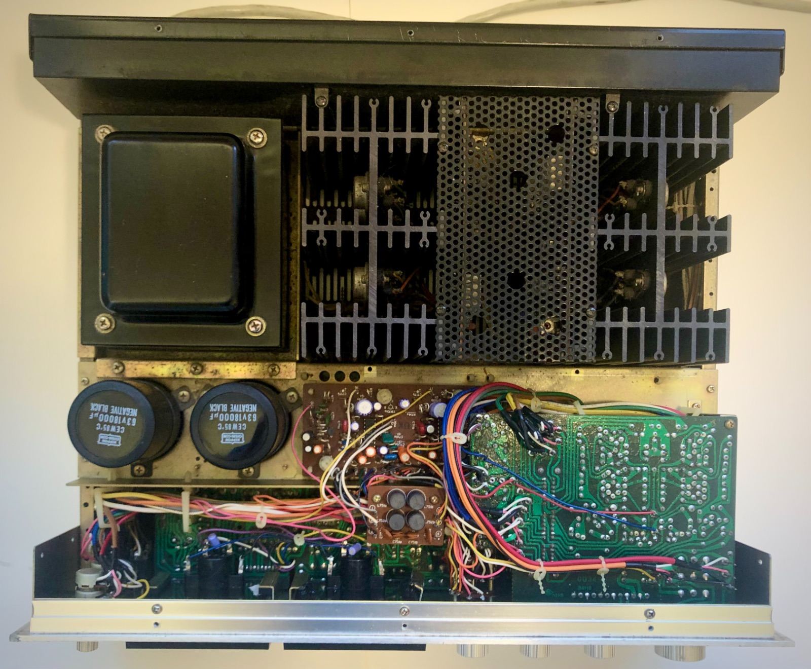 Sold PP. NAD MODEL 200 Beautiful rare Vintage NAD amplifier, 100 watts ...