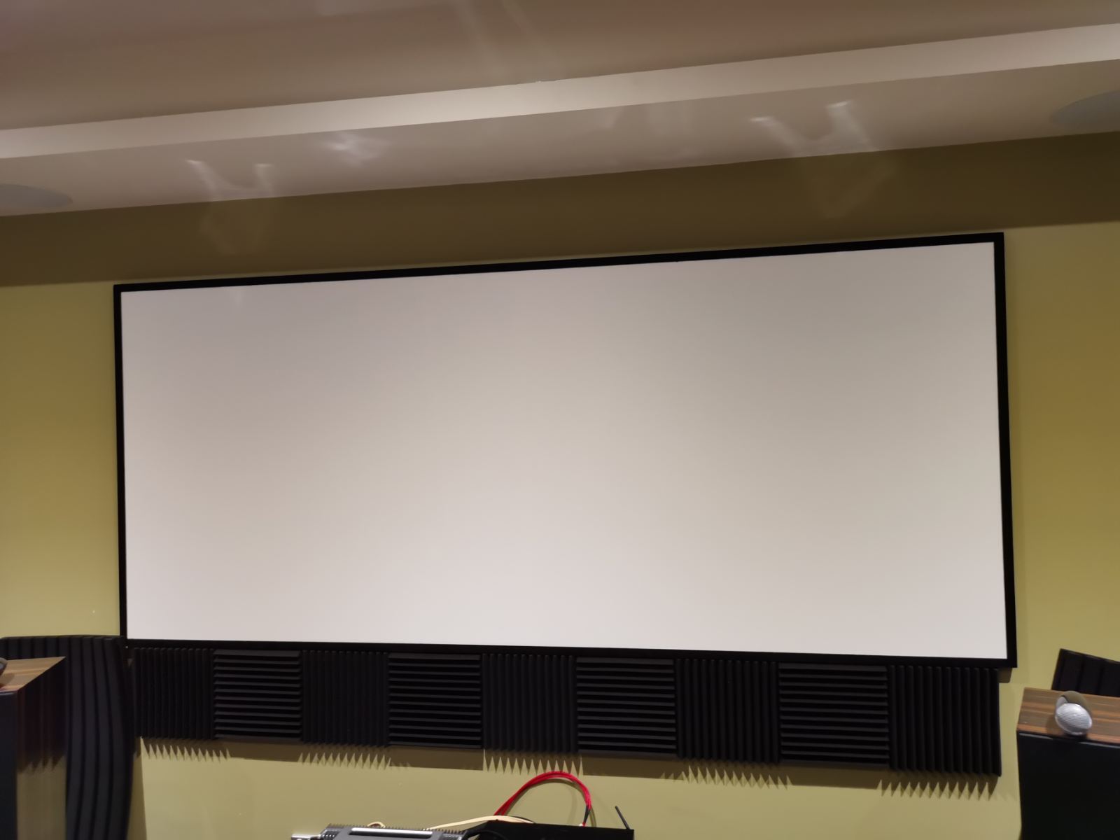 FS: 120 inch cinema scope Projector Screen |﻿ Stereo, Home Cinema ...