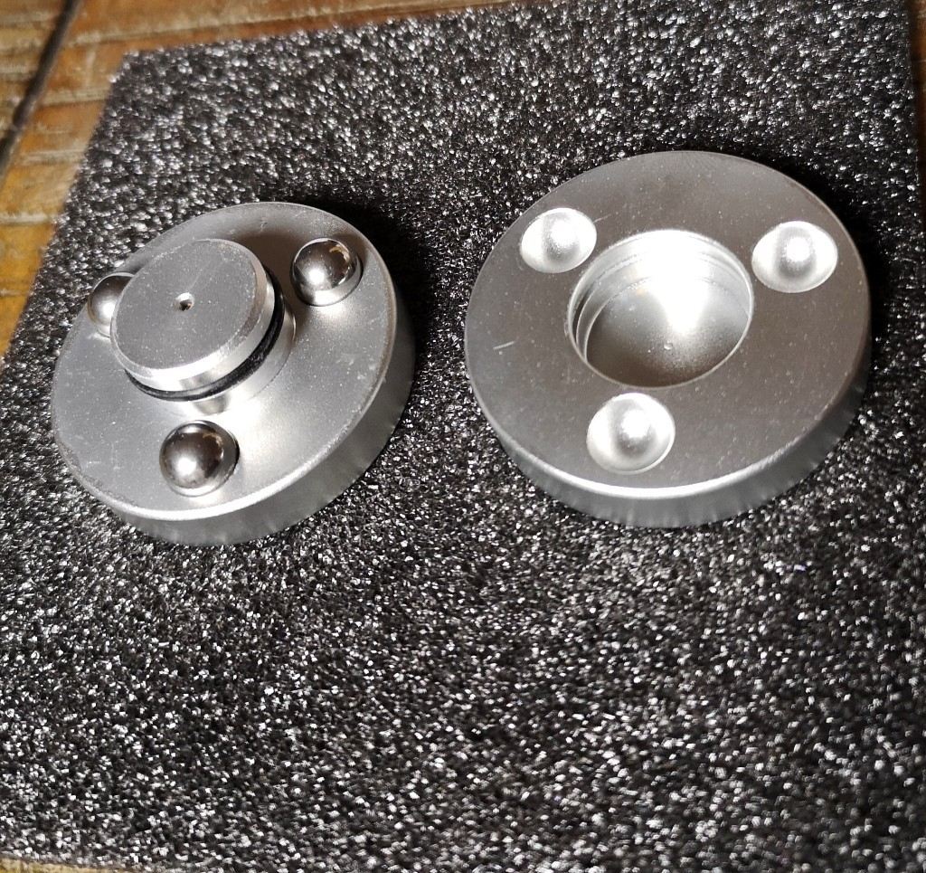 FS: Premium Acoustic Feet (Silver) Large x 4 - Hi-Fi and Cinema Cables ...