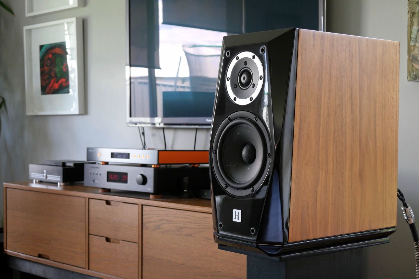 HULGICHAUDIO_NINA Stand Mount EX-Demo loudspeakers - Commercial Classifieds - StereoNET