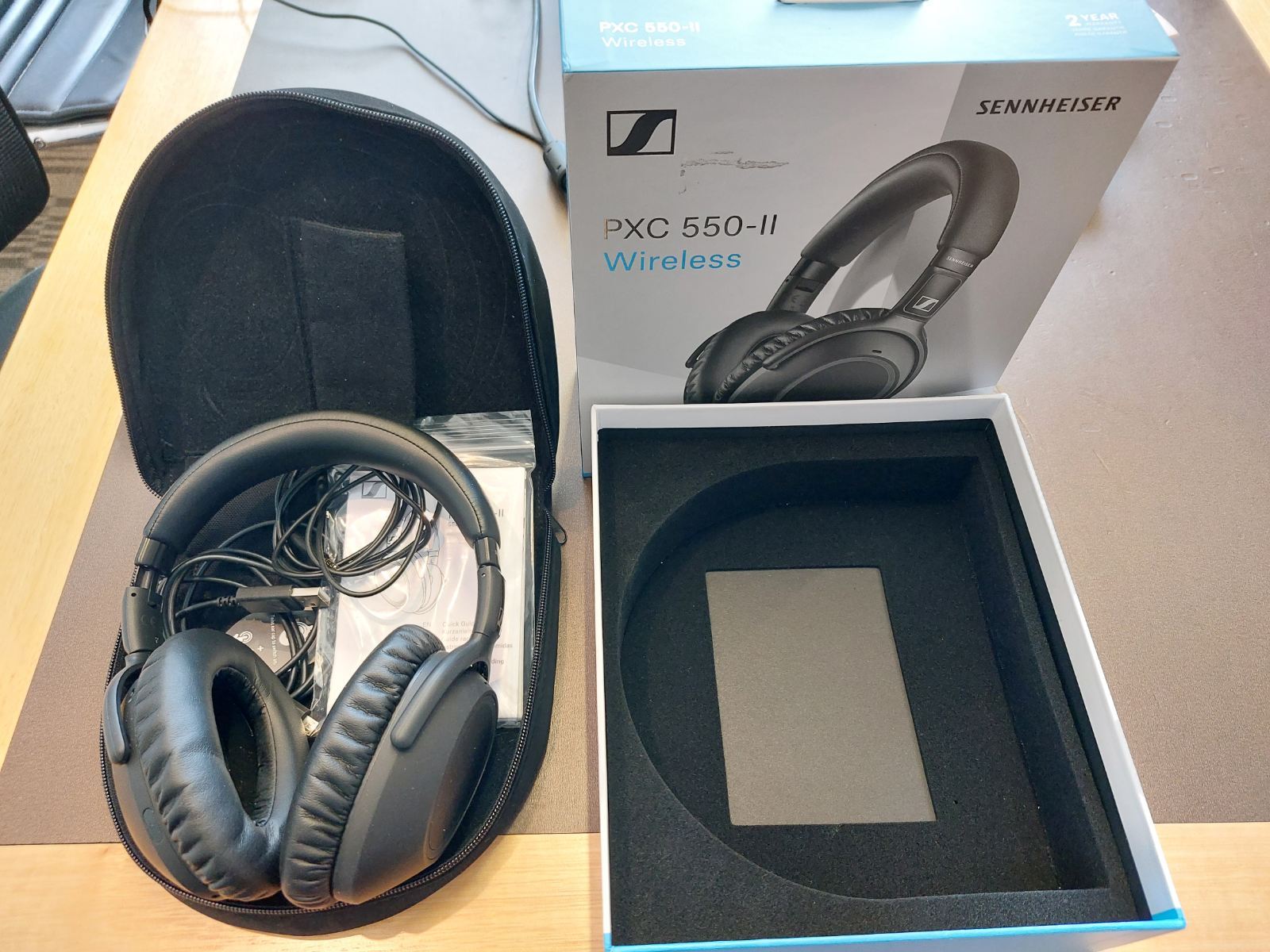 FS: SENNHEISER PXC 550-II Wireless Noise Cancelling Headphones - as new ...